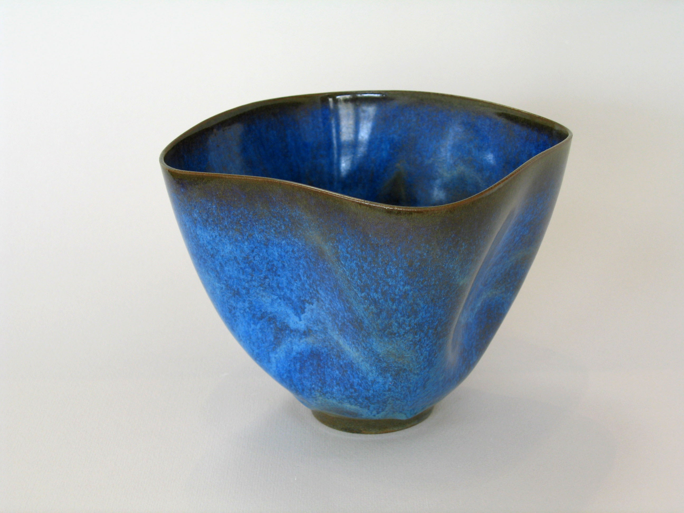 Otto & Gertrud Natzler | four-sided bowl (1960) | MutualArt