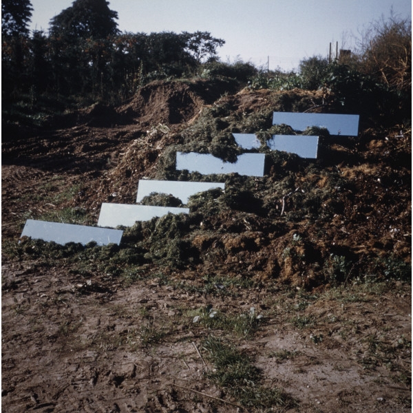 Robert Smithson Mirror Displacements