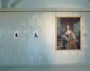 Zoe Leonard | Untitled ( installatie Documenta IX) (1992) | MutualArt