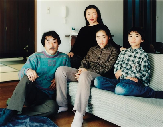 Thomas Struth | THE OKUTSU FAMILY IN THE WESTERN ROOM, YAMAGUCHI (1996 ...