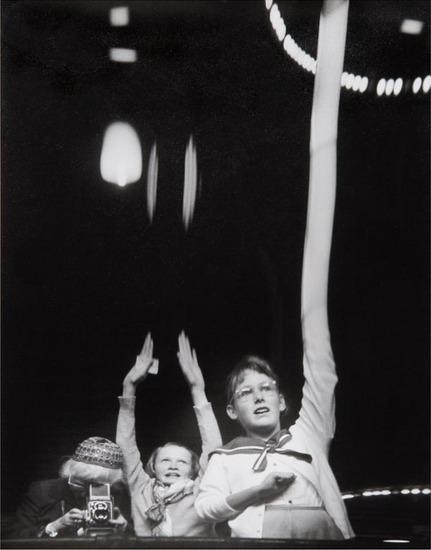Imogen Cunningham | Self-portrait with Grandchildren in the Funhouse ...