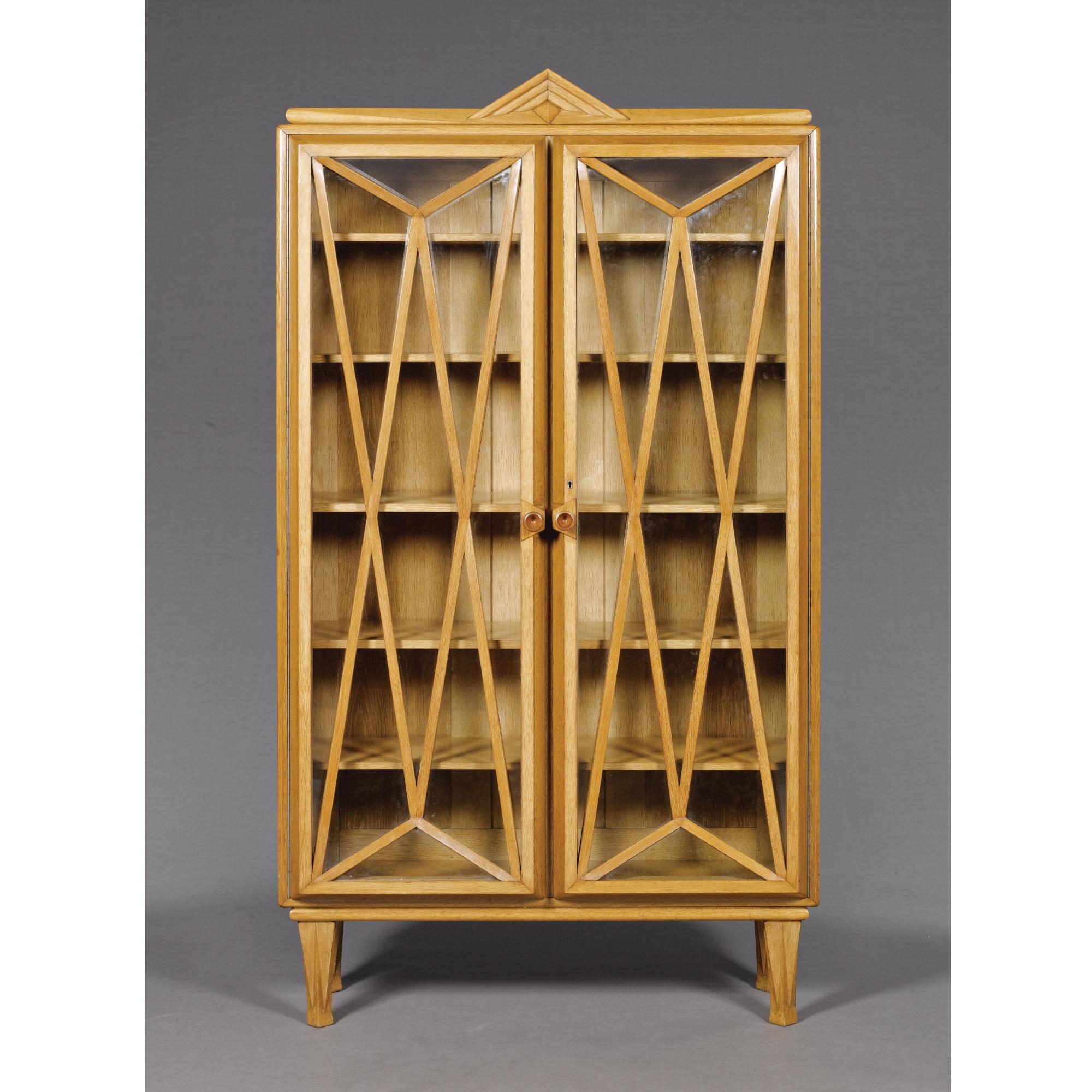 Otakar Novotný | A pair of Czech Cubist Carved Oak bookcases (DVĚ ...