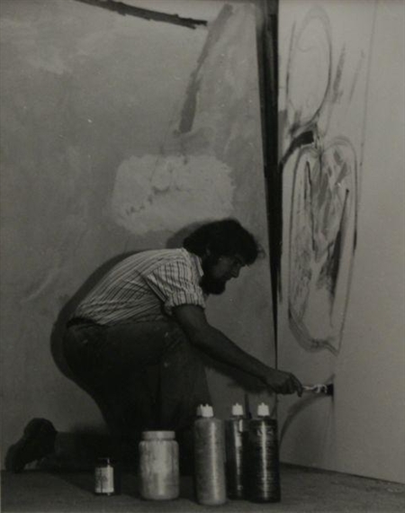Greg Weight | 32 works: Photographs of Australian Artists | MutualArt