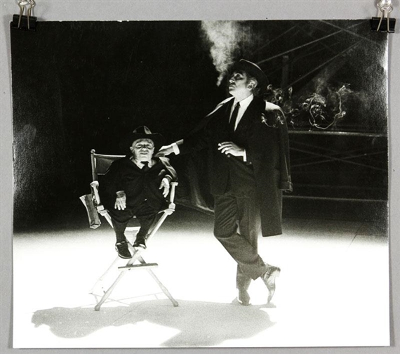 Alan Pappe | 18 Artworks | MutualArt