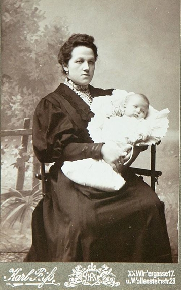 Karl Riss | 1 Artworks at Auction | MutualArt