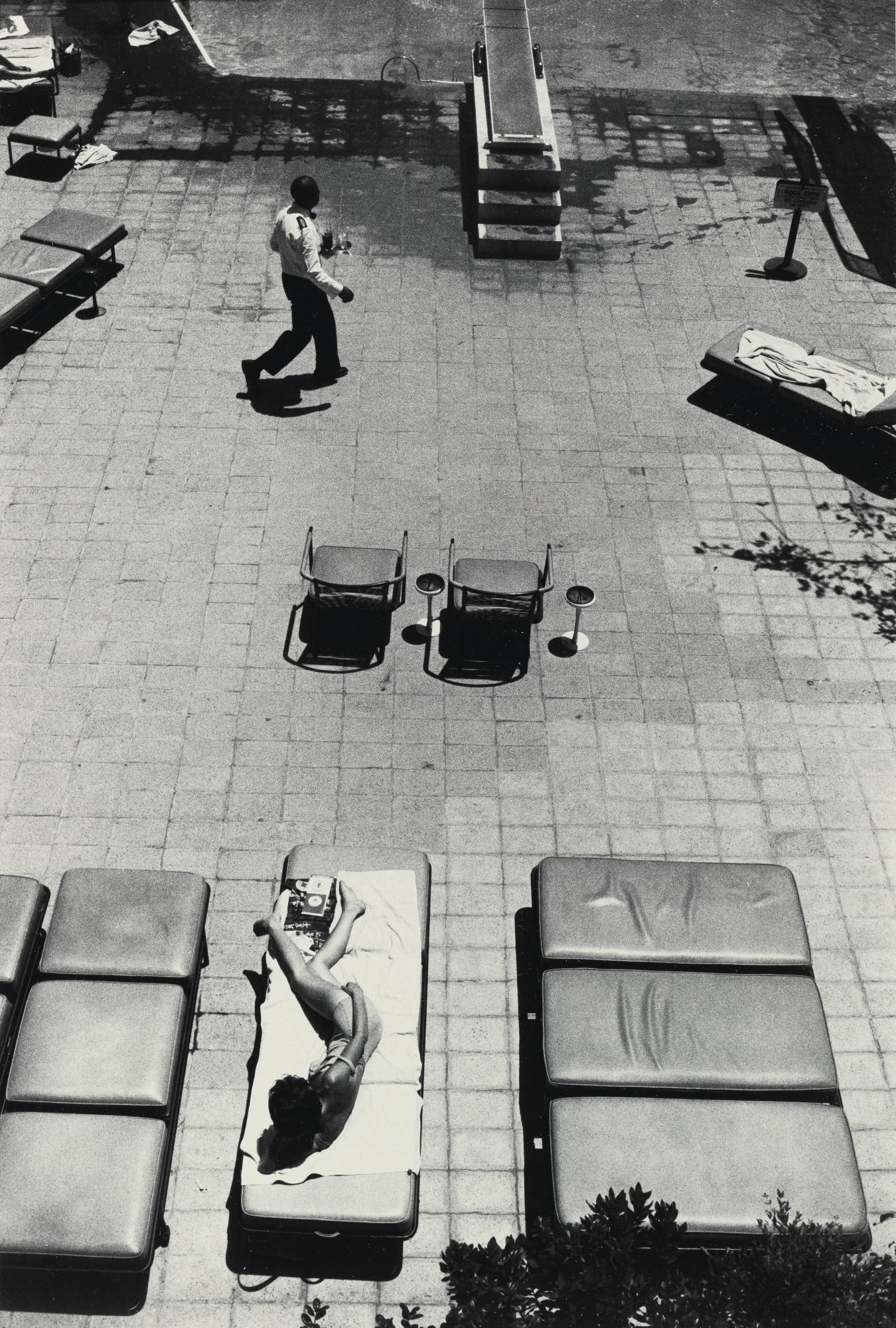 Garry Winogrand | PORTFOLIO OF 15 WORKS: 15 BIG SHOTS | MutualArt