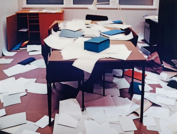 Thomas Demand | Büro/ Office (1995) | MutualArt
