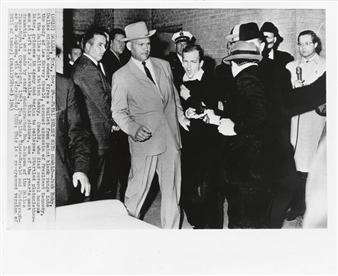 Robert H. Jackson | Jack Ruby shooting Lee Harvey Oswald, Dallas (1963 ...