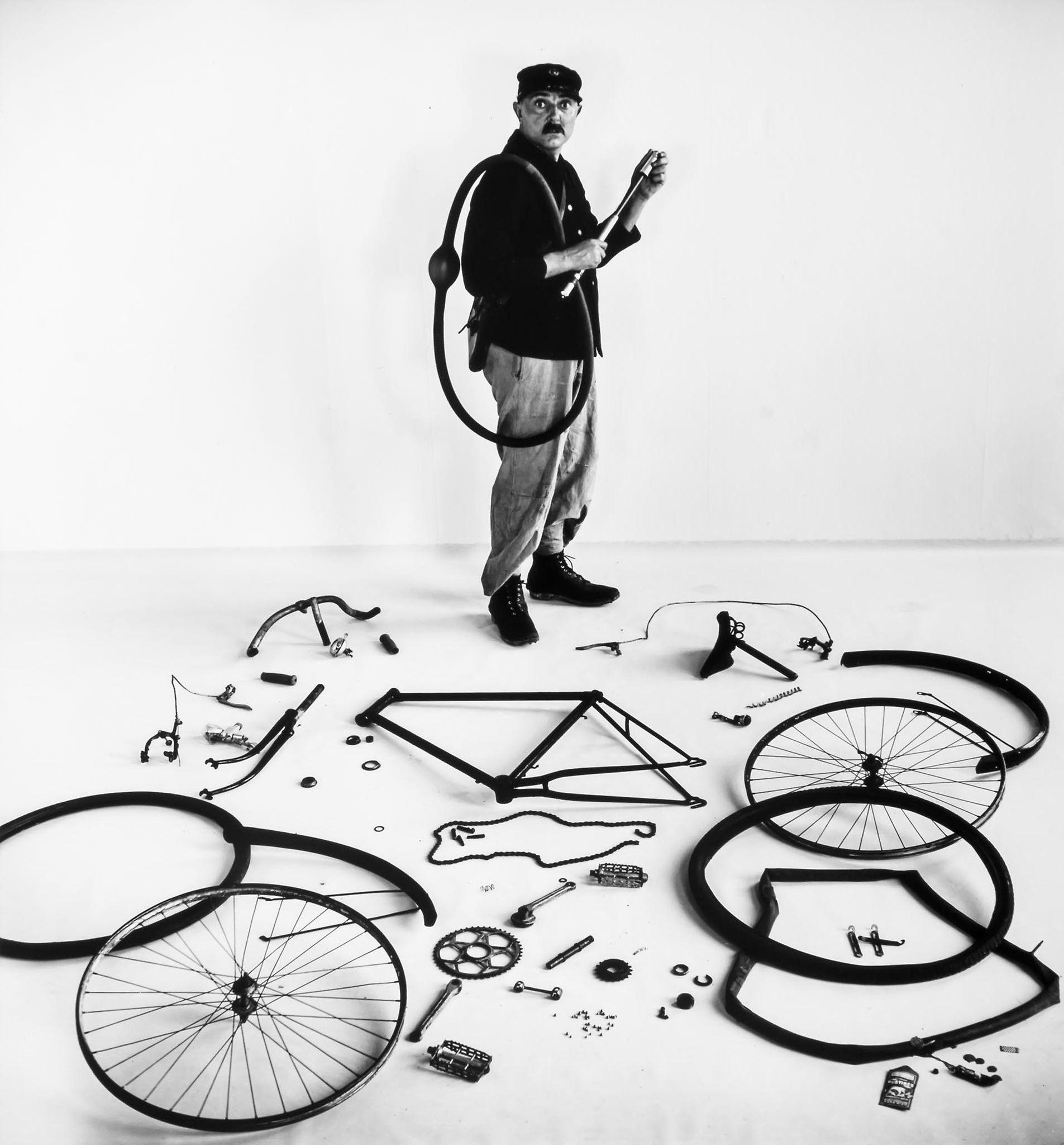 Robert Doisneau | Le Vélo de Tati (1949) | MutualArt