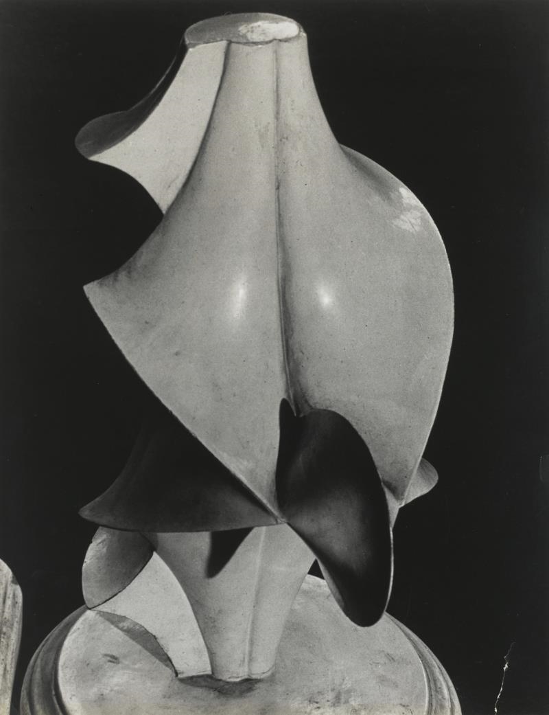 Man Ray | Mannequin surréaliste de Maurice Henry (1937) | MutualArt