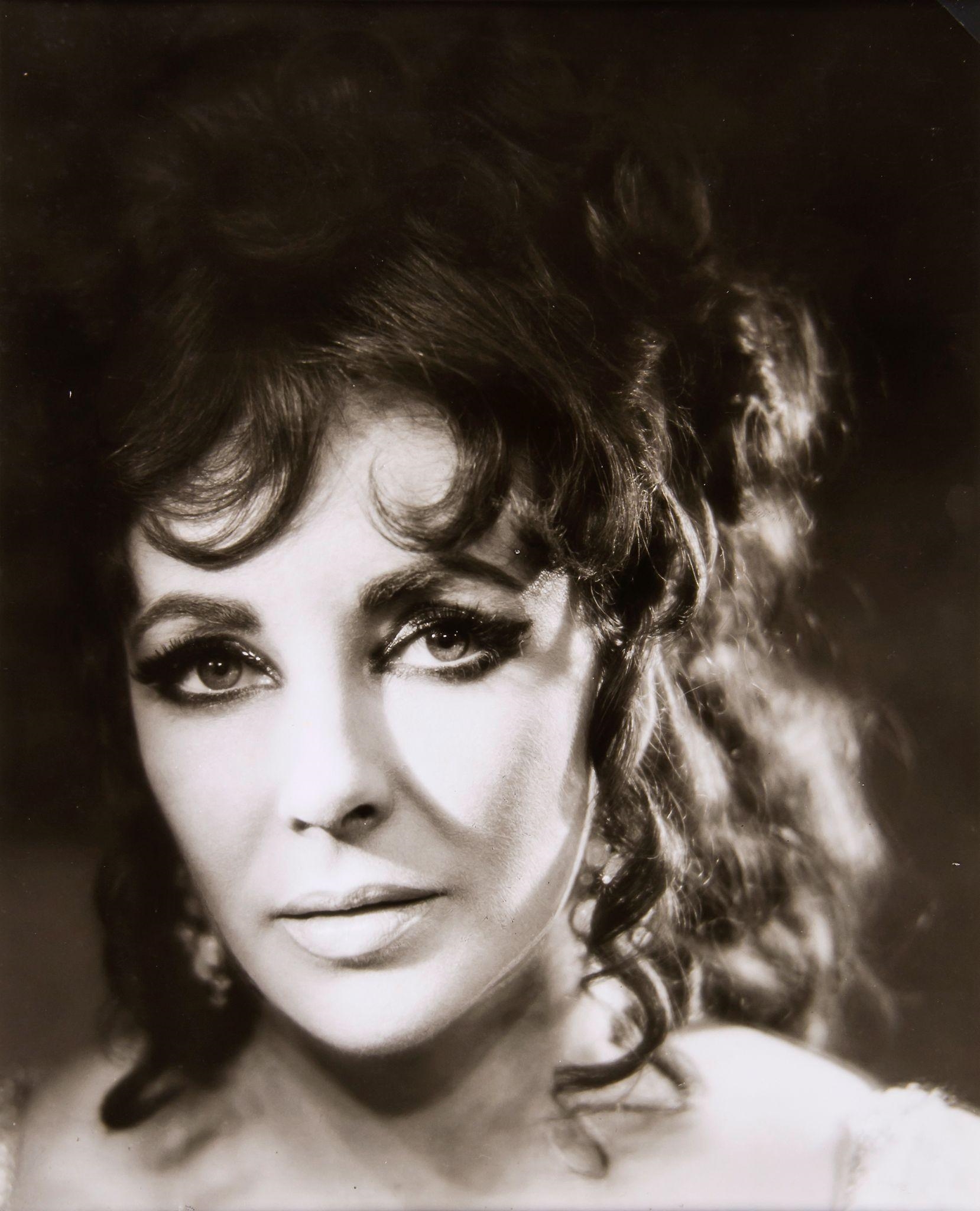 Angus McBean | Elizabeth Taylor as Helen of Troy in Doctor Faustus ...