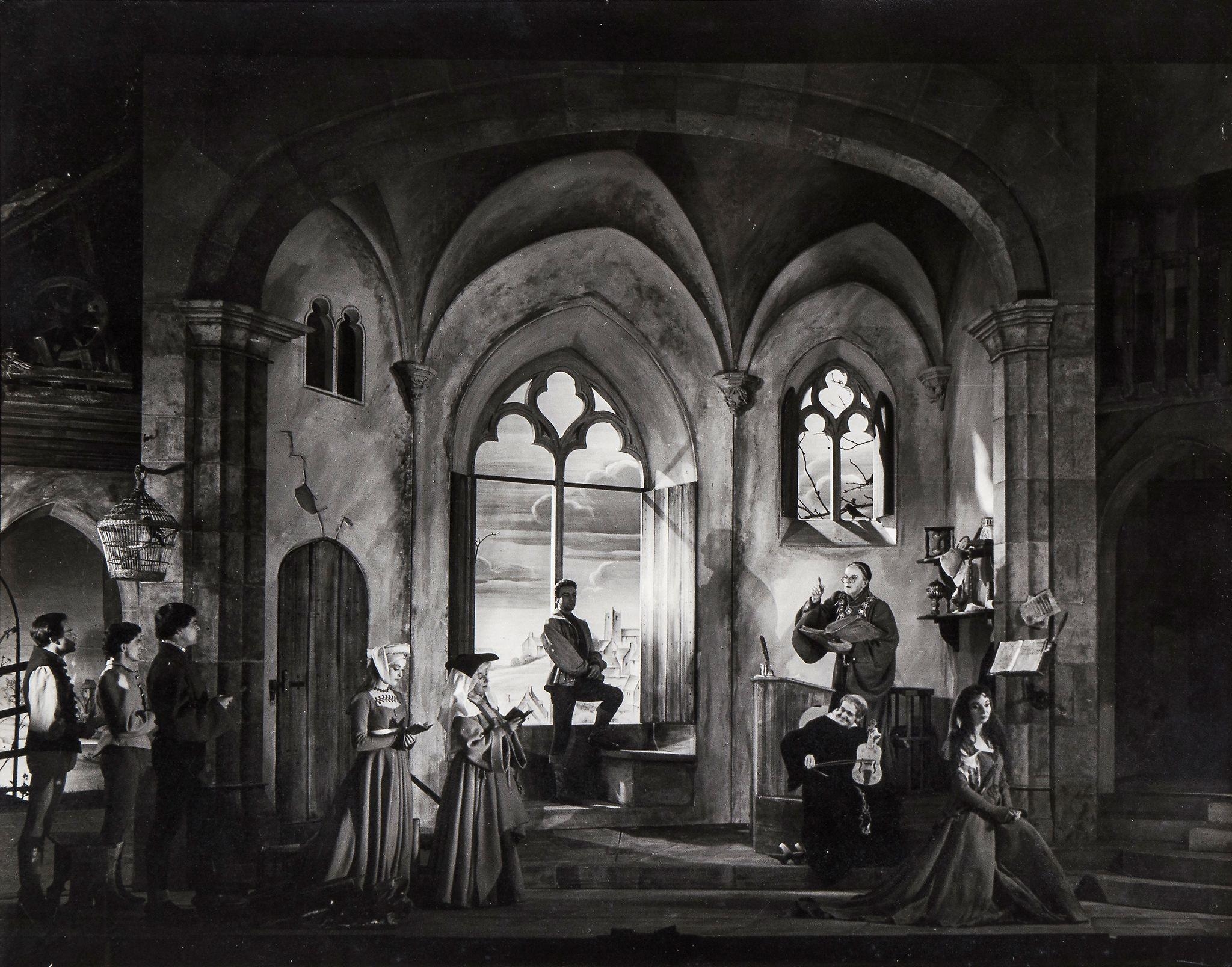 Angus McBean | Elizabeth Taylor as Helen of Troy in Doctor Faustus ...