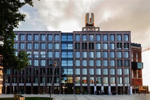 Jessica Gispert | Artist Overview | MutualArt