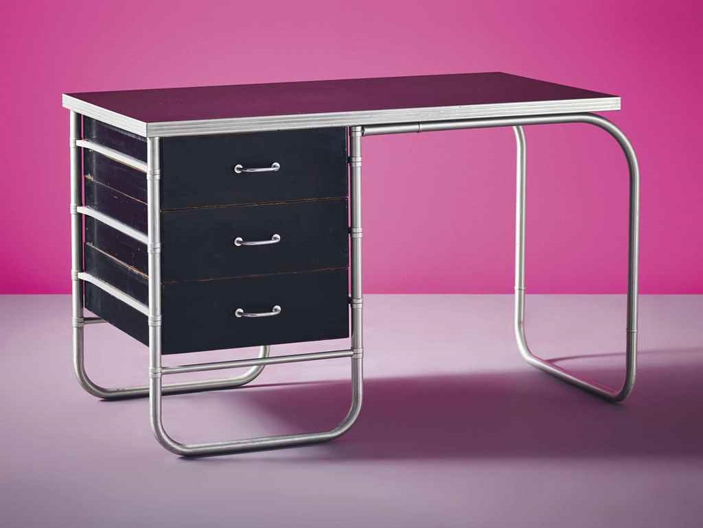 Warren McArthur | A DESK | MutualArt