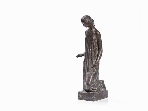 Fritz Nuss | Kneeling Woman (1949) | MutualArt