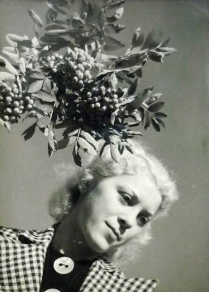 Karel Hajek | Máňa Hanková (1935) | MutualArt