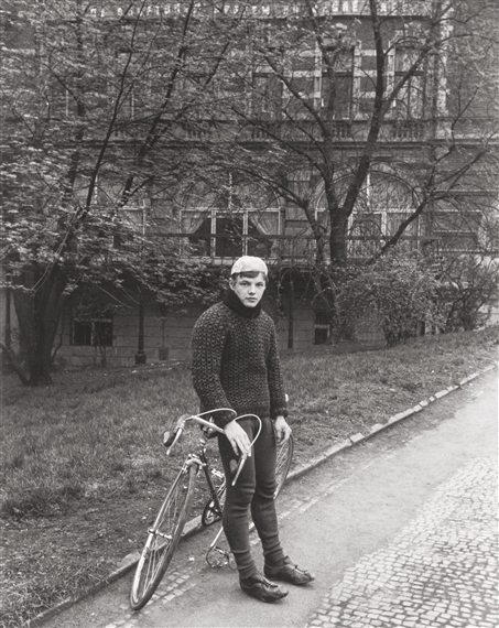 Tom Drahos | 6 Works: Photographs | MutualArt