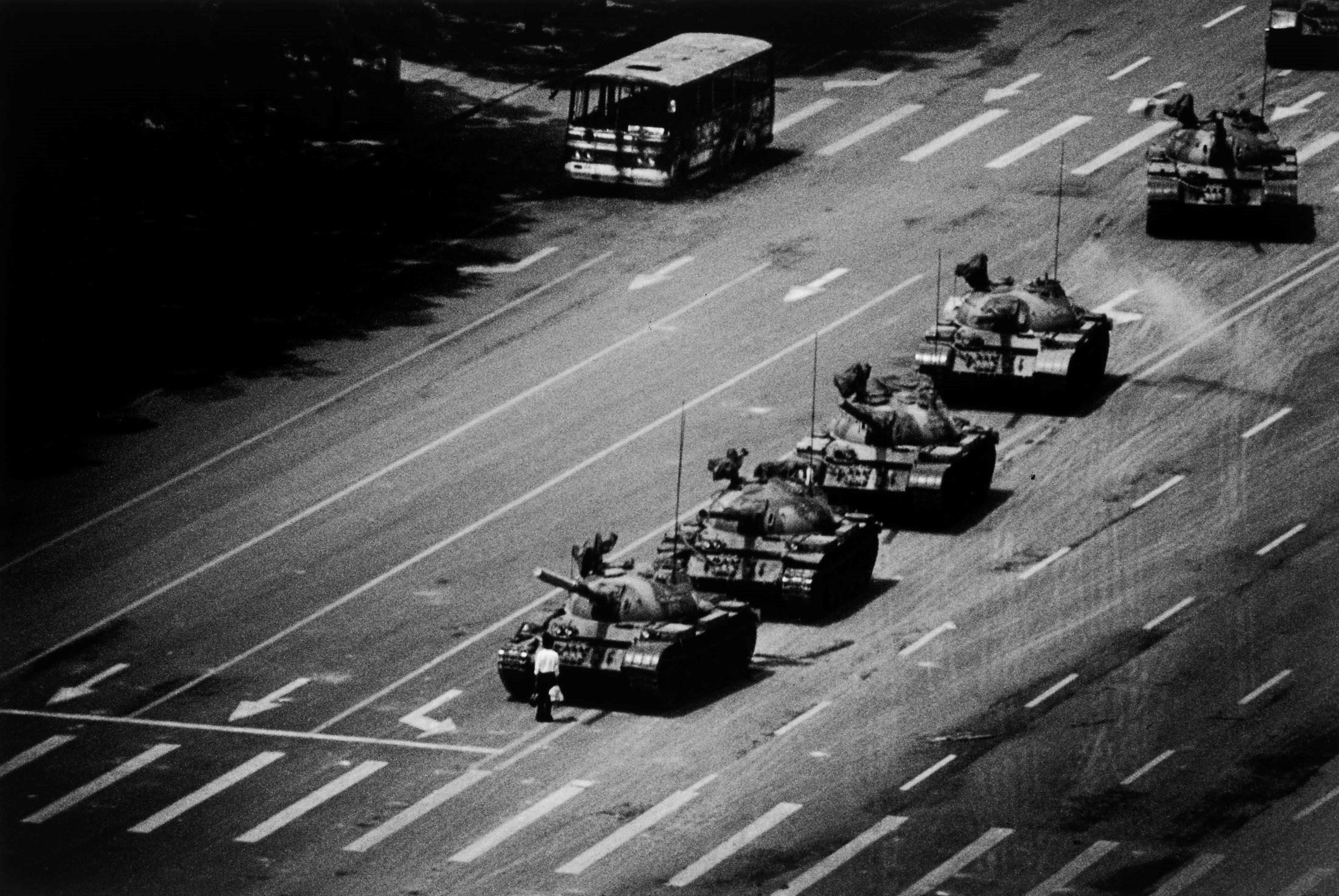 Stuart Franklin | The Tank Man stopping the column of T59 tanks ...