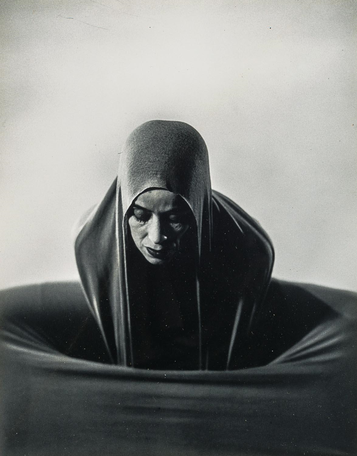 Barbara Morgan | Martha Graham - Lamentation (1935) | MutualArt