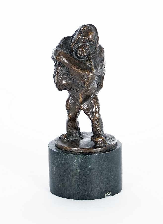 Josef Franz Pallenberg | Orang Utan, die Arme um sich schlingend (1920 ...