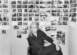 Annie Leibovitz (American, 1949) - MutualArt