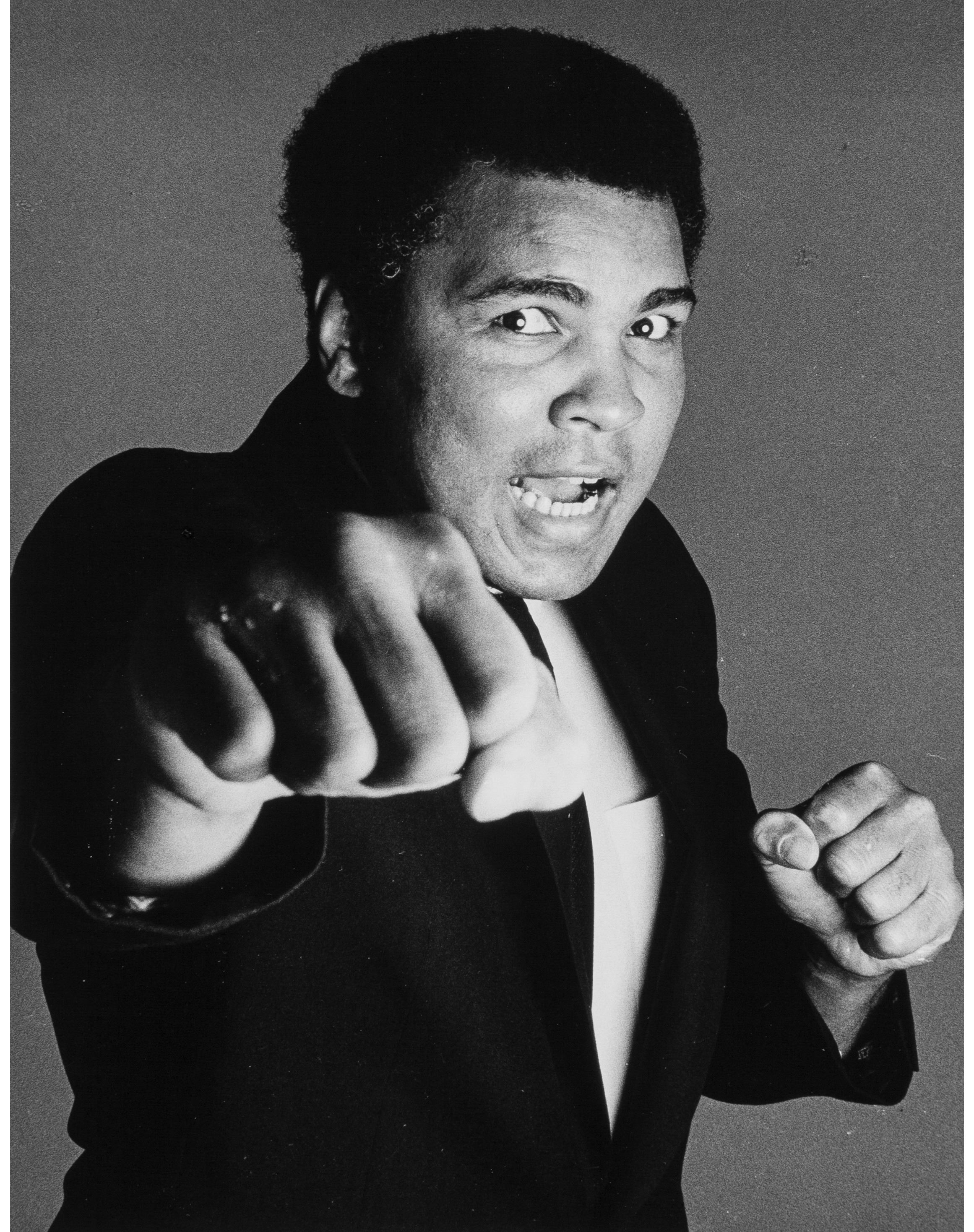 Francesco Scavullo | Muhammad Ali, New York Studio (1982) | MutualArt