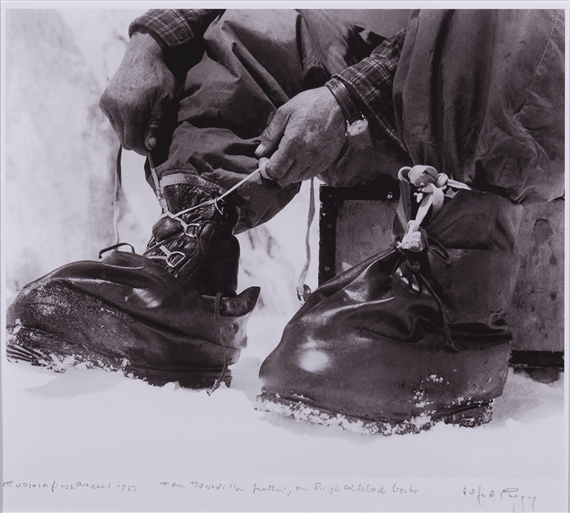 Alfred Gregory | Everest First Ascent - Tom Bourdillon Putting on Right ...
