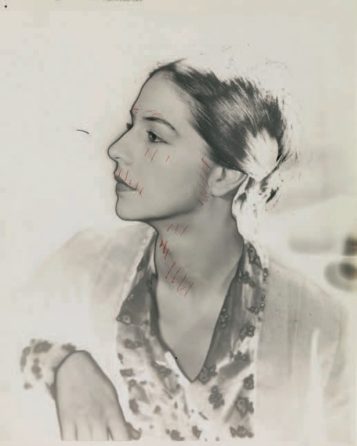 Man Ray | Portrait de l'actrice Ruth Ford solarisé (1937) | MutualArt