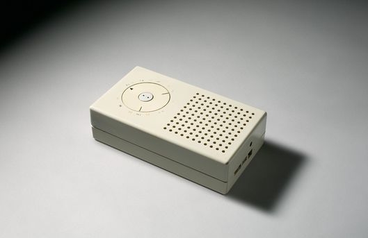 Dieter Rams | Pocket Transistor Radio T3 in light grey (1958) | MutualArt