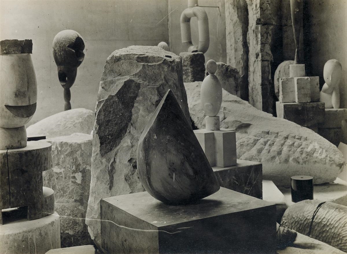 Constantin Brancusi | Vu d'atelier [The artist's studio] (Circa 1928 ...
