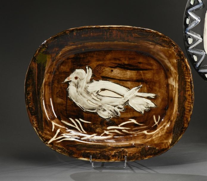 Pablo Picasso | Colombe sur lit de paille Plat en | MutualArt