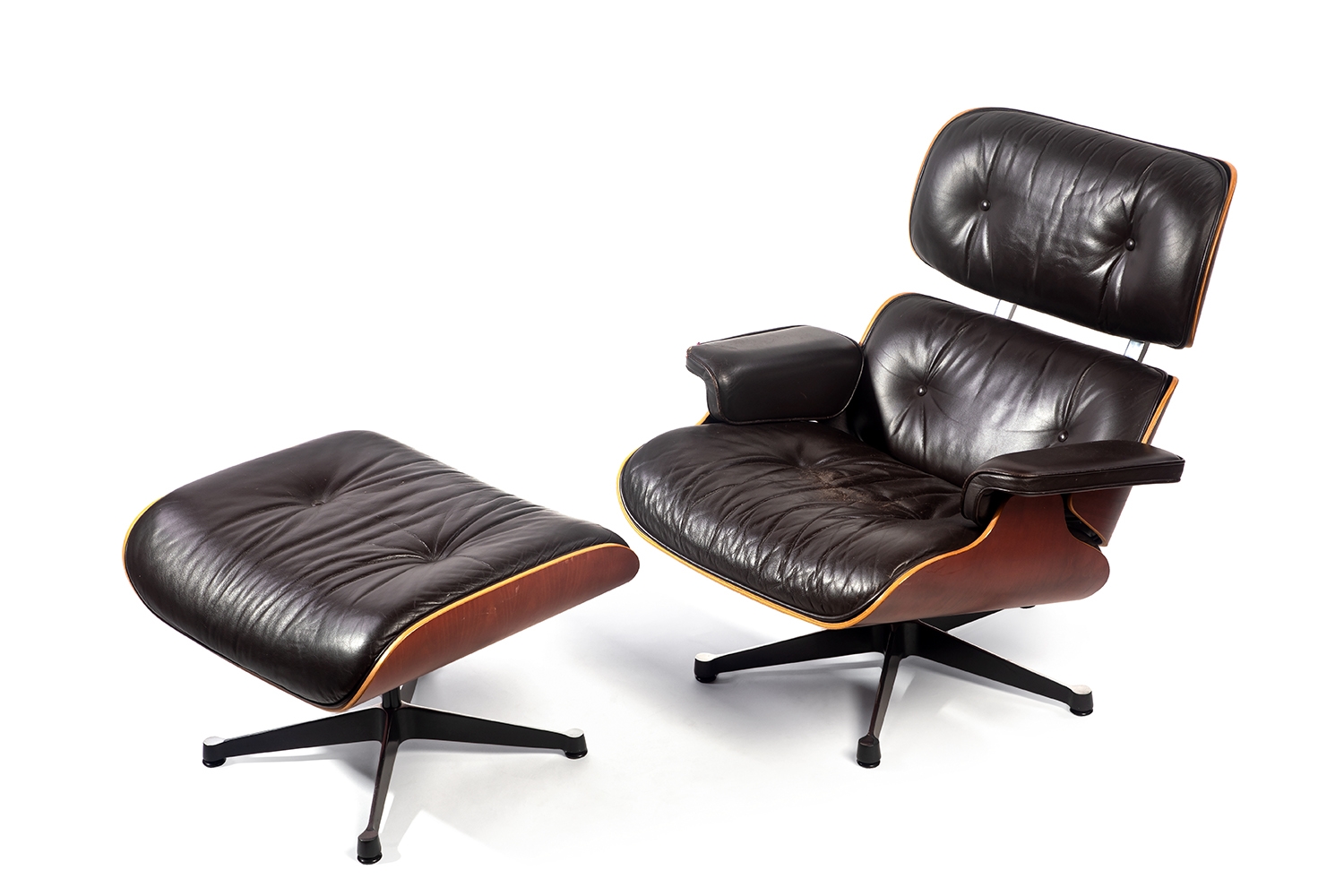 Charles & Ray Eames | Eames Lounge Chair und Ottomane (1956) | MutualArt