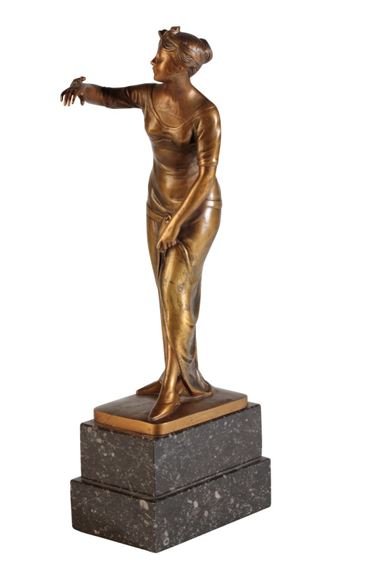 Georges Morin | A bronze figure of a lady | MutualArt
