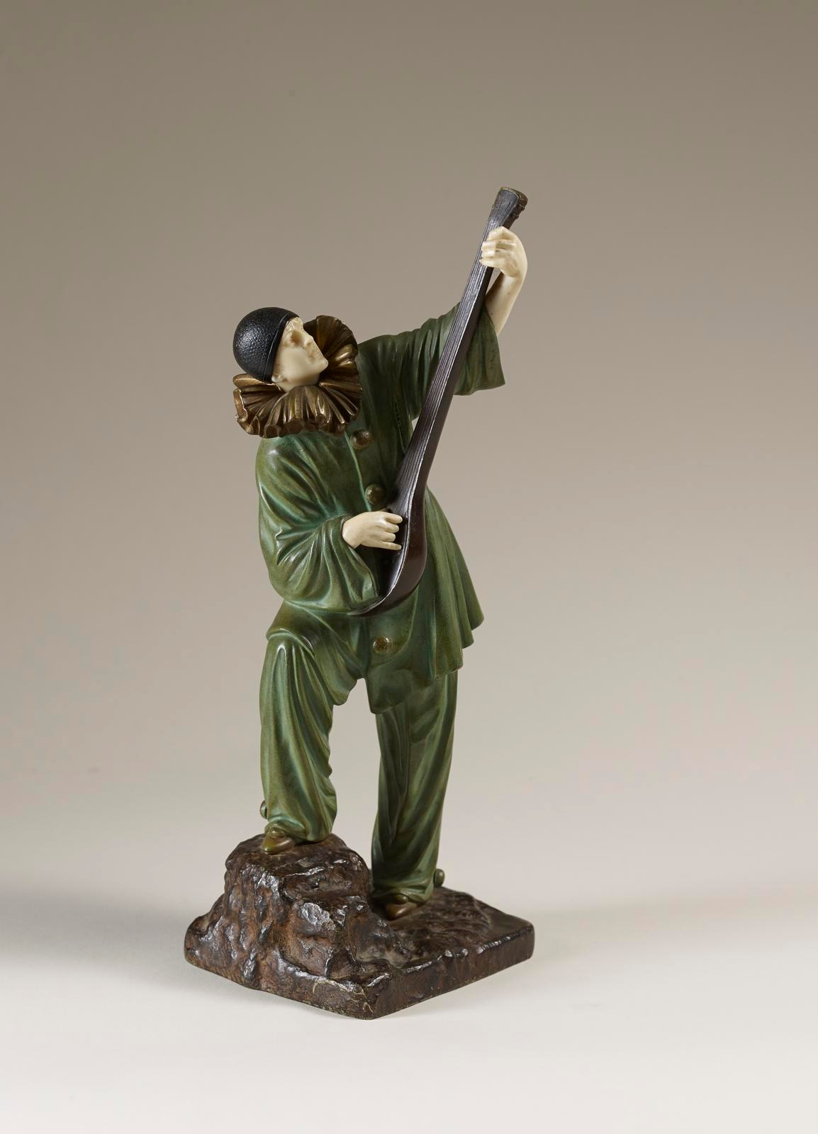 Demétre H. Chiparus | PIERROT A LA MANDOLINE | MutualArt