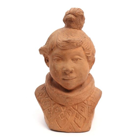 Hans Lynge | An earthenware bust depicting an Inuit | MutualArt