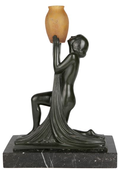 Raymonde Guerbe | Tafellamp in de vorm van een geknield naakt met ...