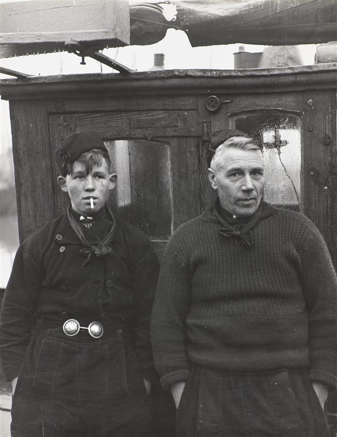 Roger M. Parry | Scènes de rue et portraits (1937 - 1938) | MutualArt