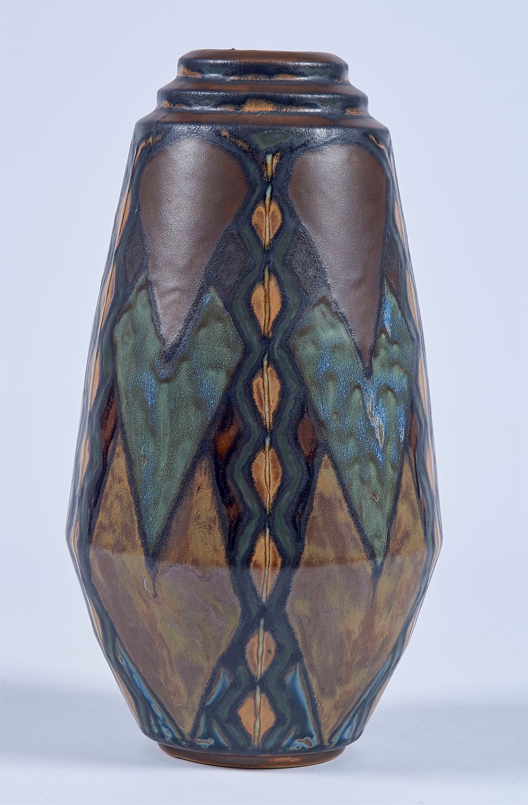 René Beauclair | Vase col a gradins (Circa 1930) | MutualArt