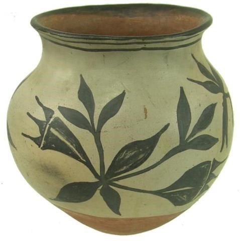 Santo Domingo Pueblo | Santo Domingo Pottery Jar | MutualArt