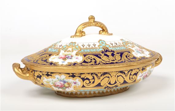 Albert Gregory | A fine Royal Crown Derby tureen and cover from the ...