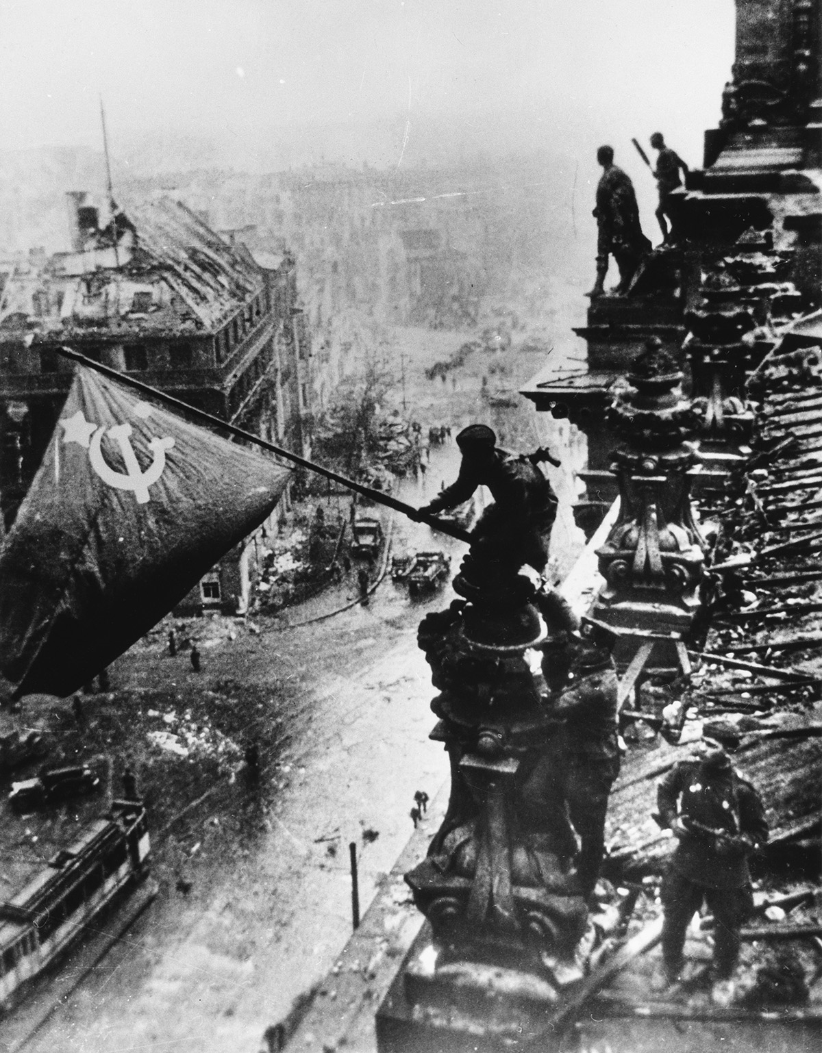 Yevgeny Khaldei | A group of 4 variant photographs depicting Soviet ...