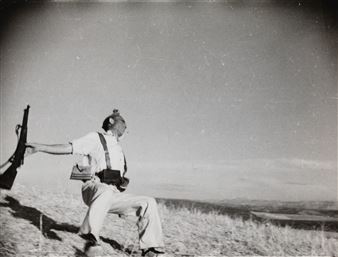 Robert Capa | 706 Artworks at Auction | MutualArt