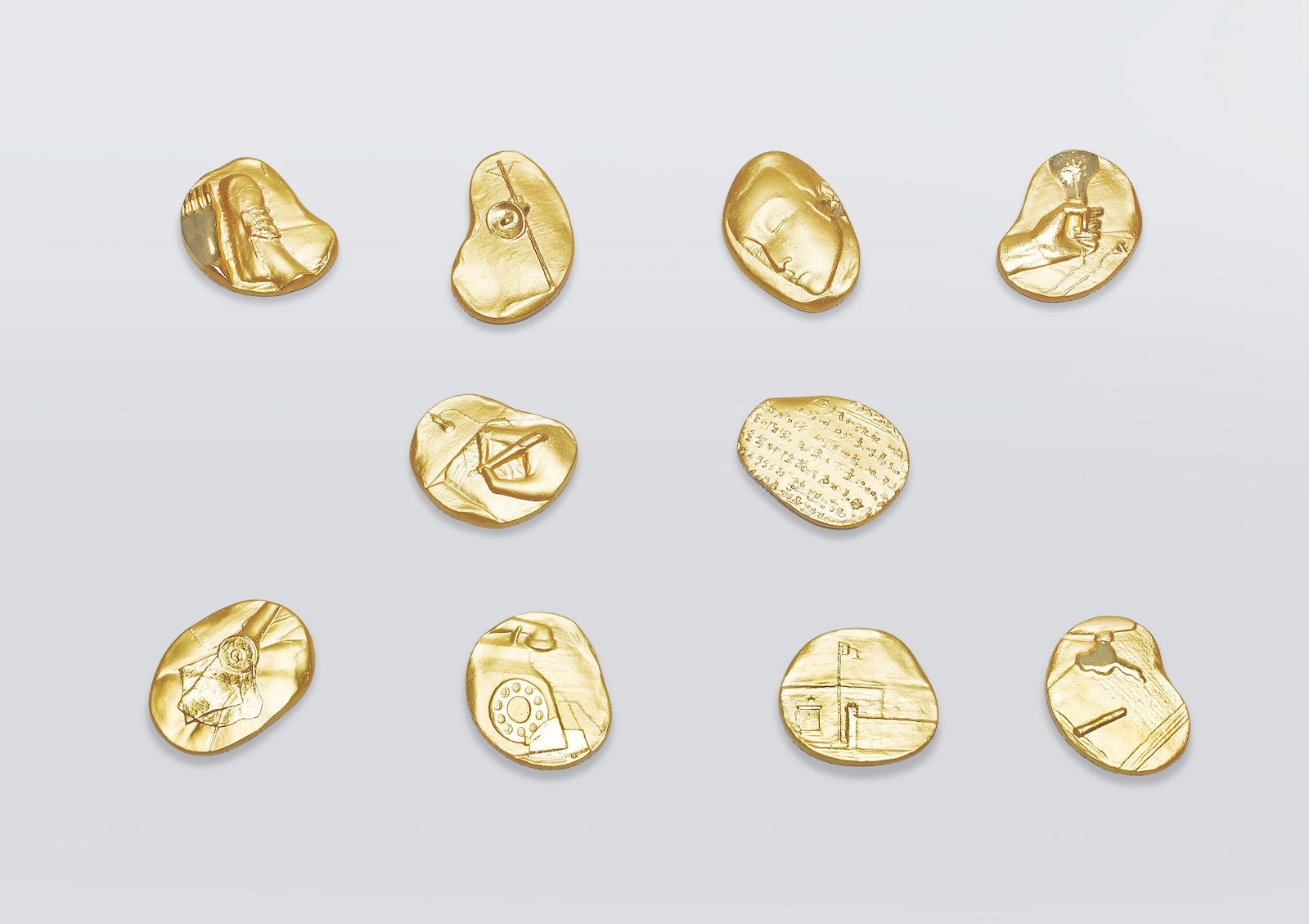 Zhang Xiaogang | Golden Memories | MutualArt