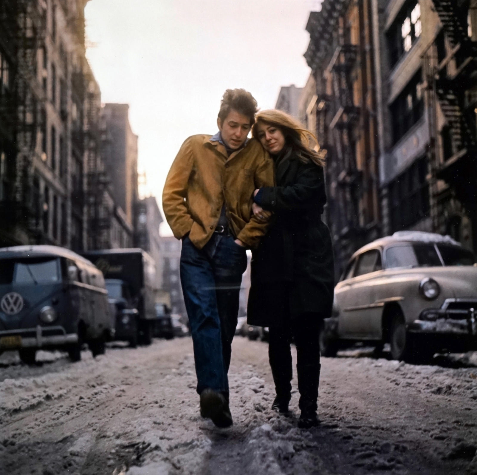 Don Hunstein | Bob Dylan and Suze (1966) | MutualArt