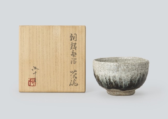 Koju Nishioka | Karatsu tea bowl | MutualArt