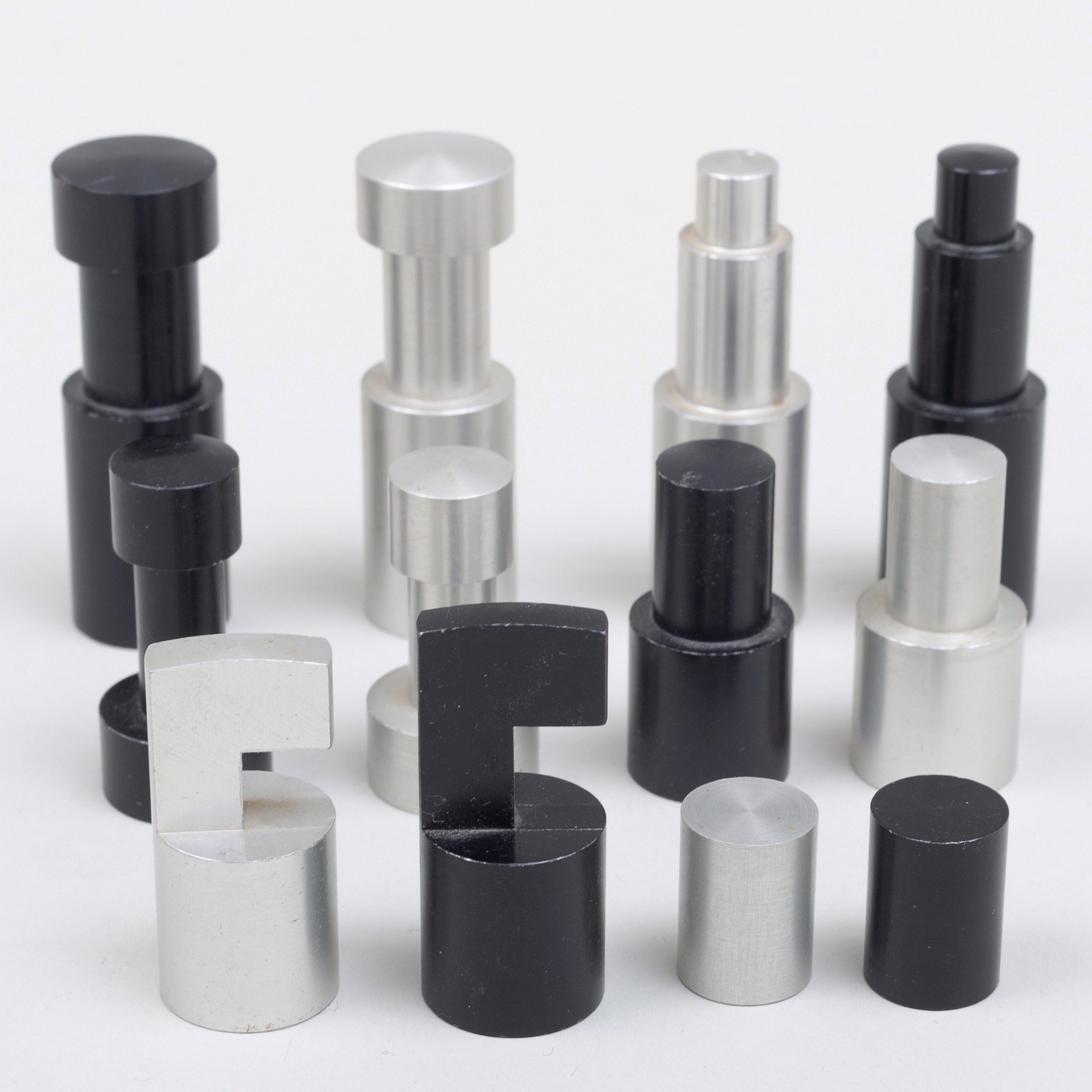 Vilmos Huszár | Echequier Constructivist | MutualArt