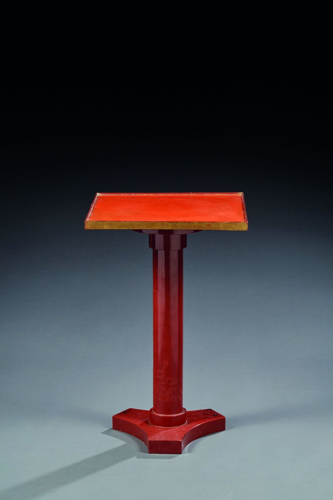 Katsu Hamanaka | Round table pedestal table | MutualArt