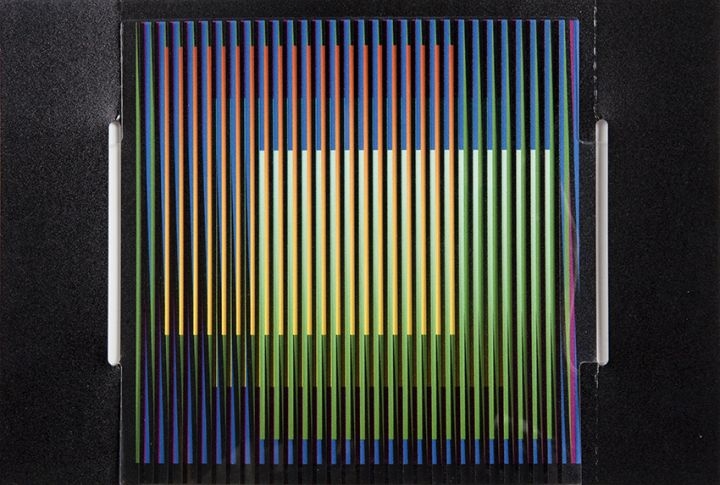 Carlos Cruz-Diez | Chromointerference Manipulable (2011) | MutualArt