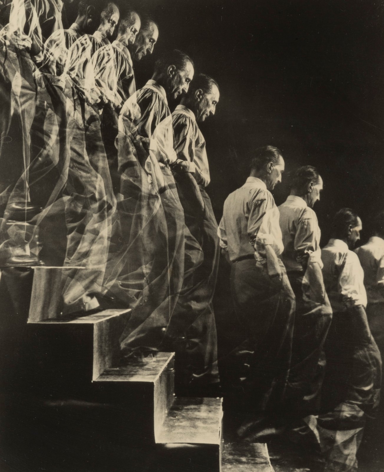 Eliot Elisofon | Duchamp descending a staircase (1952) | MutualArt
