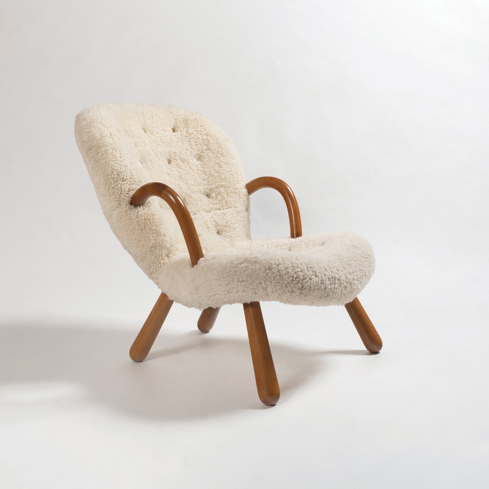 Philip Arctander | Fauteuil modèle «Clam» (1944) | MutualArt